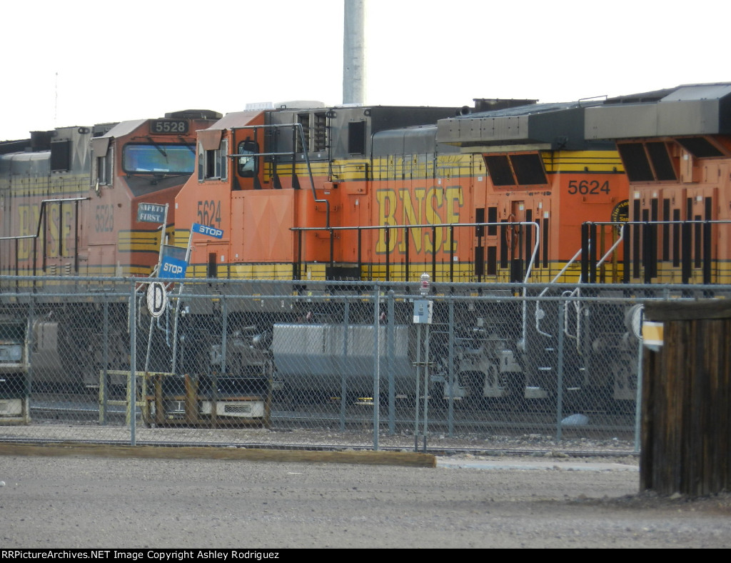 BNSF 5624